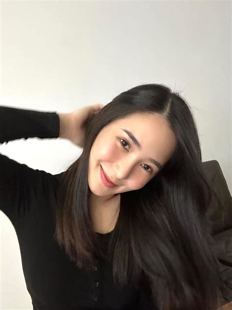 Hương Tràm Dọa Kiện Kẻ Tung Tin đồn Sinh Con