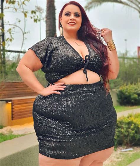 Modelos “faz Tudo” Conquistam Lojistas Plus Size