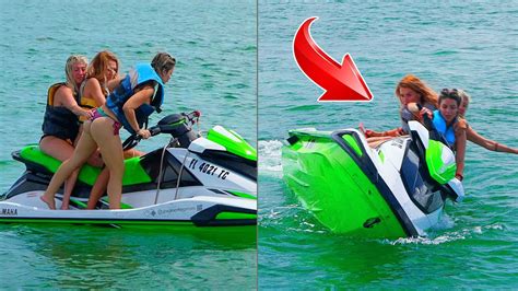 Beautiful Girls In Trouble At Haulover Sandbar Boat Zone Miami Youtube