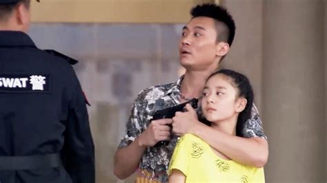 兵王電影！恐怖分子身藏炸藥挾持小女孩逃命，哪料女孩的父親是超強兵王 ⚡抗日 Kung Fu Youtube