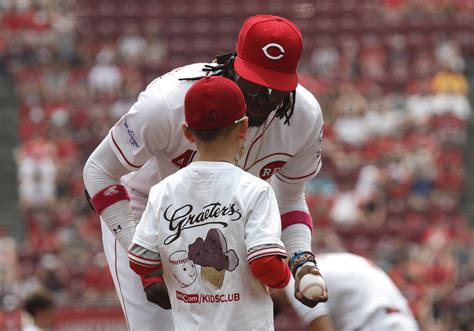 Brewers Finish Sweep Of Reds For Control Of Nl Central Reuters