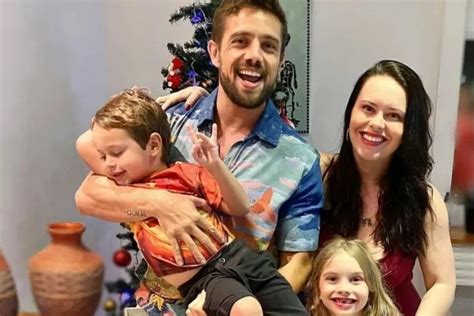 Quem está grávida de Rafael Cardoso Conheça Carol Ferraz DCI