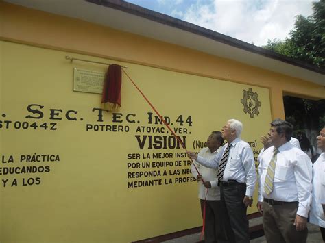 ESCUELA SECUNDARIA TÉCNICA INDUSTRIAL No 44 Características de las