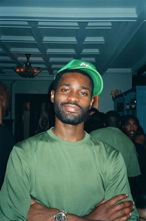 Pin By 7© On Dave Dave Rapper 90s Rap Aesthetic Rap Aesthetic