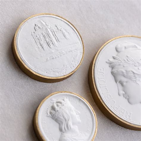 Lion Crest Large Noir Framed Intaglio — Statuette