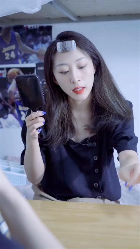 搞笑段子剧这就叫做先富带后富，共奔小康路！最后那个是意外搞笑段子剧好看视频