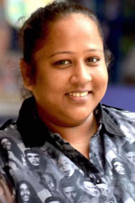 Aarti Solanki Biografía Mejores Películas Series Imágenes Y Noticias La Vanguardia