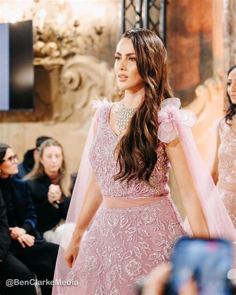 Vea Cómo Karina Ramos Deslumbró En Uno De Los Desfiles De Moda Más