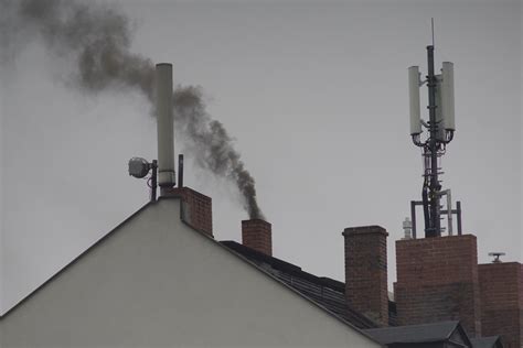 Smog w woj małopolskim 8 01 2025 Jakie stężenie PM2 5 i PM10