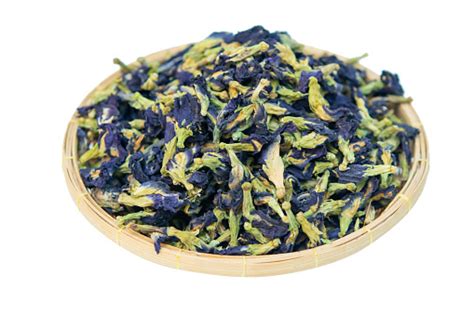 말린 나비 완두콩 에 대나무 바구니 고립 에 흰색 배경 와 클리핑 경로 0명에 대한 스톡 사진 및 기타 이미지 0명 건강관리와 의술 건강한 식생활 Istock