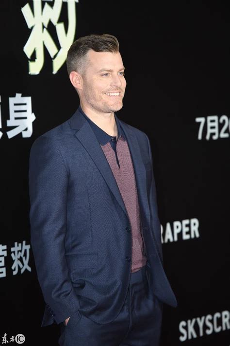 昆凌出席《摩天營救》全球首映禮，這身材，哪裏像兩個孩子的母親 每日頭條