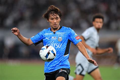 【川崎f】橘田健人がドリブルに目覚める夏。メッシ、ネイマール、エンバペから受けた刺激で「運ぶ」男へ サッカーマガジンweb