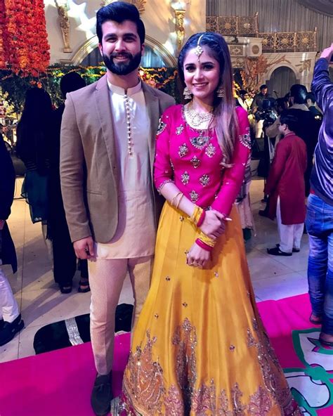 Aima Baig Pakistani Female Singer Fankar Online