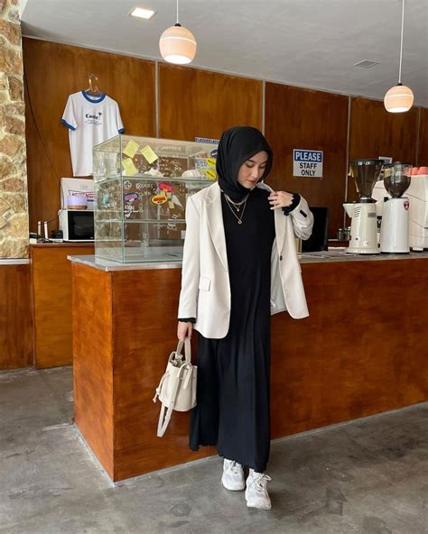 10 Ootd Hijab Formal Dengan Blazer Pas Untuk Kerja