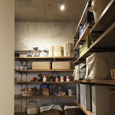 おしゃれなパントリーが欲しい！技とセンスをマネしたい10の実例 リノベーション パントリー パントリー 収納 アイデア パントリーのデザイン