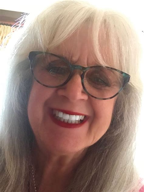 Pin By Vonnie On Me Gorgeous Grannies Beautiful Old Woman Womens