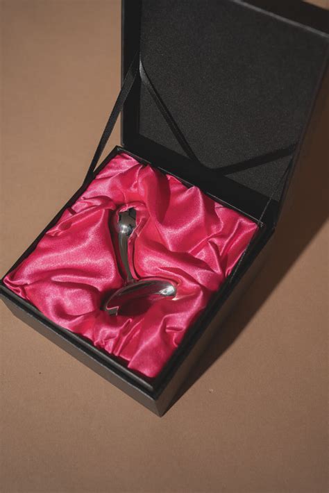 Njoy Small Pure Plug Oh Moment