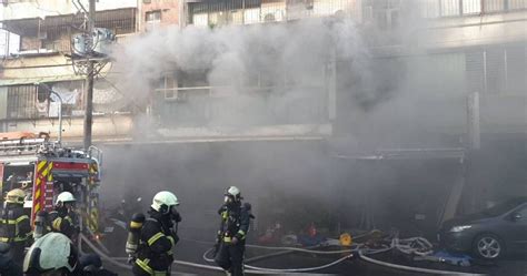 內湖清晨驚魂防火巷突竄惡火燒機車與雜物 32人緊急疏散 社會 CTWANT