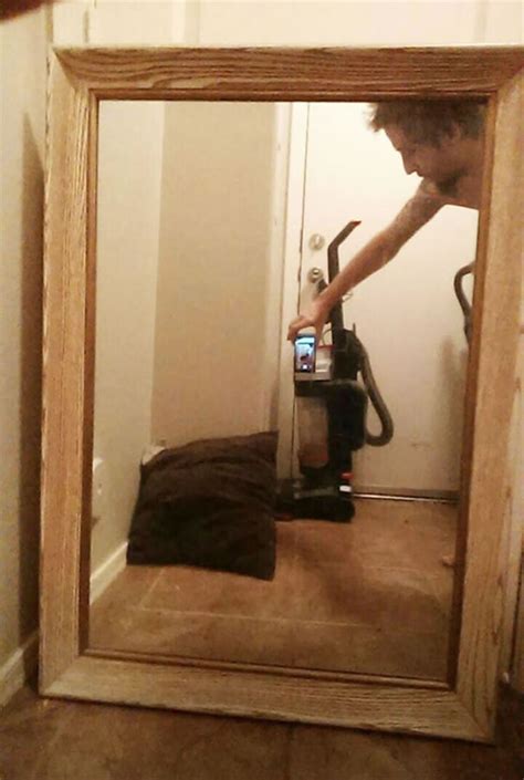 20 Photos Of People Trying To Sell Mirrors That Are So Funny And Will