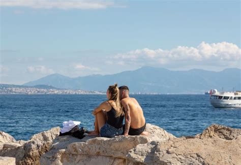 7 Buoni Motivi Per Uscire Con Un Una Napoletano A