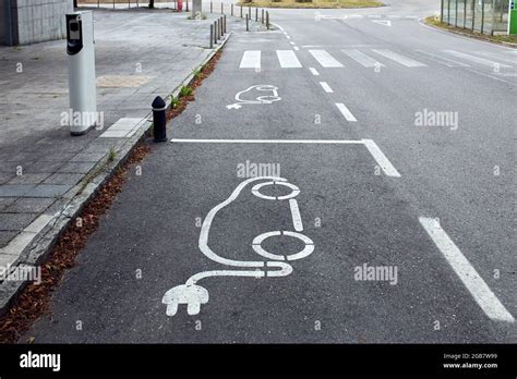 Charging Up Your Trip Electric Vehicle Parking At Nyc Airports