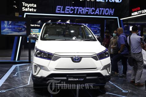Mobil Listrik Toyota Kijang Innova EV Concept Di Pameran IIMS Hybrid