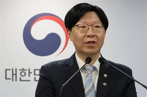 금융위 부위원장 결혼·출산 금융지원으로 출생률 반등 도모해야 파이낸셜뉴스