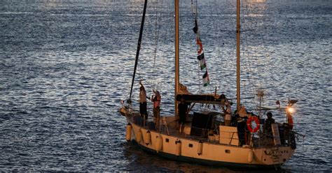 Un Barco De La Flotilla Humanitaria Rumbo A Gaza Sufrió Daños En Túnez