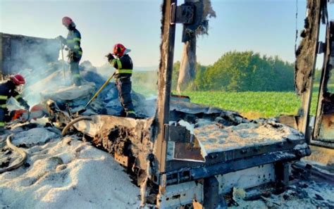 Timiș TIR distrus de flăcări pe autostrada A1 în apropiere de Traian