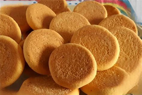 Bolachinha de fubá deliciosa fácil de fazer e perfeita para a hora do café