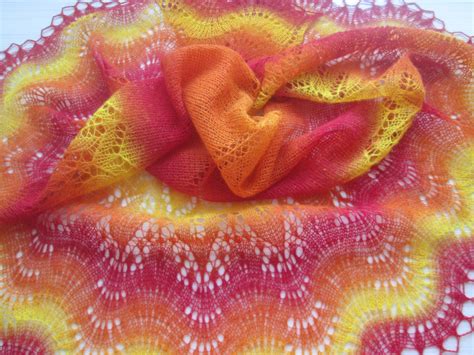 Buntes Tuch Mehrfarbiges Stricktuch Schal Als Geschenk Etsy