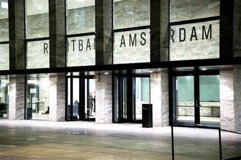 Violences à Amsterdam Un Homme Condamné à Huit Mois De Prison Pour