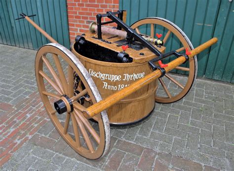 무료 이미지 포도 수확 바퀴 카트 늙은 자전거 불 생성물 마차 대포 지원자 회사 주사기 여단 경보 구출 일륜차 육상 차량 말 장치 말과