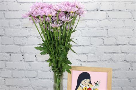 Fresh And Natural Pompon Daisy Lavender Therese Flowers