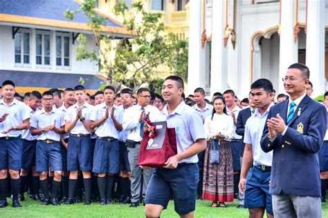 โรงเรียนวชิราวุธได้จัดการท คณะจงรักภักดี วชิราวุธวิทยาลัย Facebook