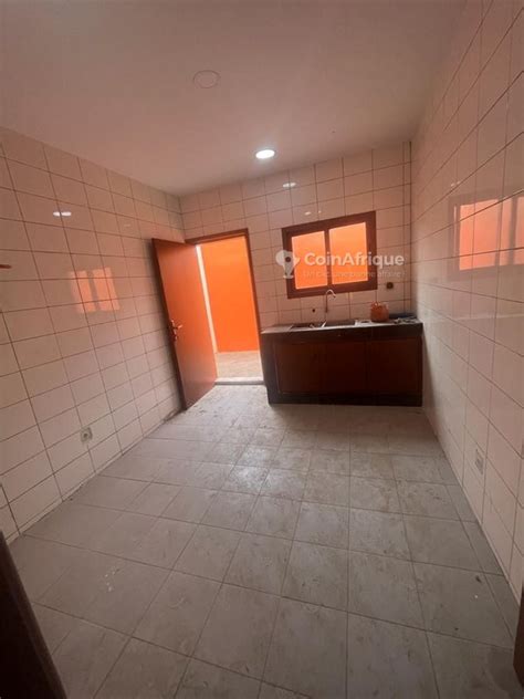Villas Location villa duplex de 5 pièces à Angré Nouveau Chu en Côte d