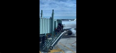 Us Flight Diverted After Man Tries To Open Emergency Exit Insider Paper