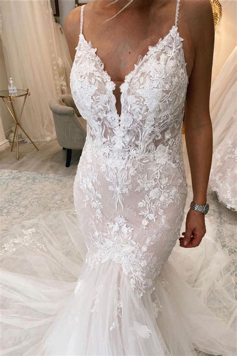 Emerald Ivory Mermaid Tulle Spaghetti Straps Long Wedding Dress