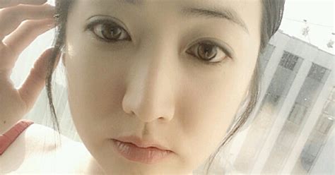 최정원 근황 빨간 원피스 입고 찰칵 뽀얀 피부에 큰 눈망울 여전