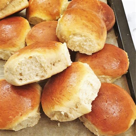 No Knead Soft Dinner Rolls So Quick And Easy Foodle Club