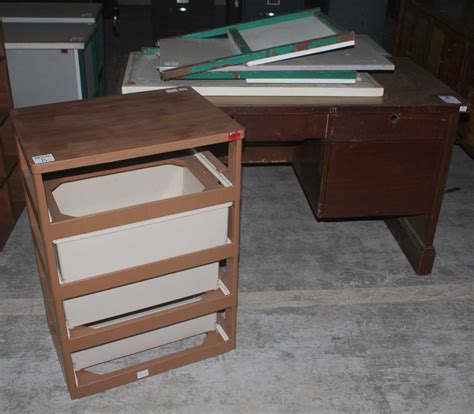 Wooden Office Table Plastic Drawers Computer Table And Laminated