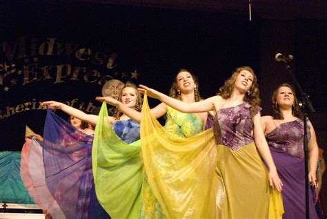 Mundelein High School Show Choir Spotlight Concert And Dessert