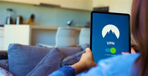 Есть целый ряд интернет сервисов VPN позволяющих безопасно и бесплатно осуществлять серфинг в