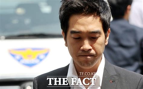 고영욱 10일 출소 여고생 이민정 차마 보낼 수 없었다 연예 기사 더팩트