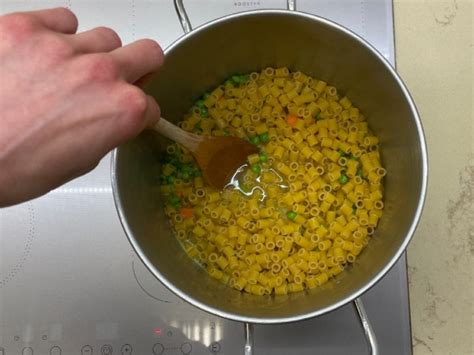 Ricetta Minestra Di Pasta Patate E Piselli La Ricetta Di GialloZafferano
