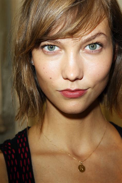 Karlie Kloss Famousfaces