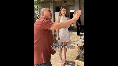 赶集遇到了我那漂亮的小姨今天碰巧我小二哥的新店开业带着小姨一起去给他拿拿味 美食 赶集 大集 耿总带你去吃饭 梦的忧伤 YouTube