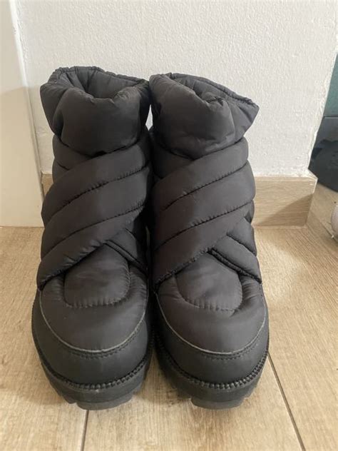 UGG čizme par puta nosene odlicno ocuvane broj 38