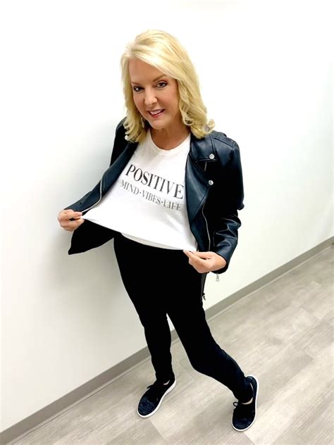 Suzanne Runyan On Hsn