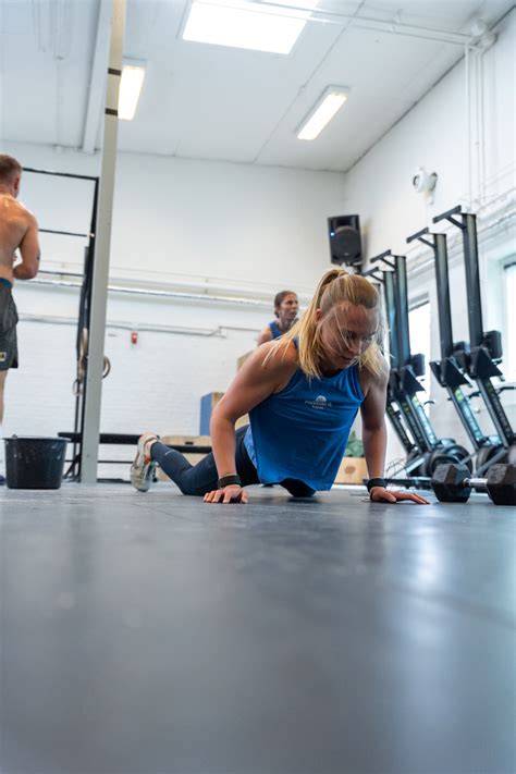 Ground To Overhead How To Do It Muscles Worked And Crossfit Benefits